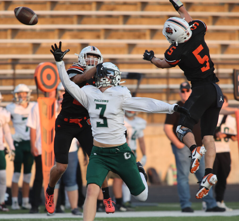 Prep football: Ogden sticks with effort, pulls away to defeat ...